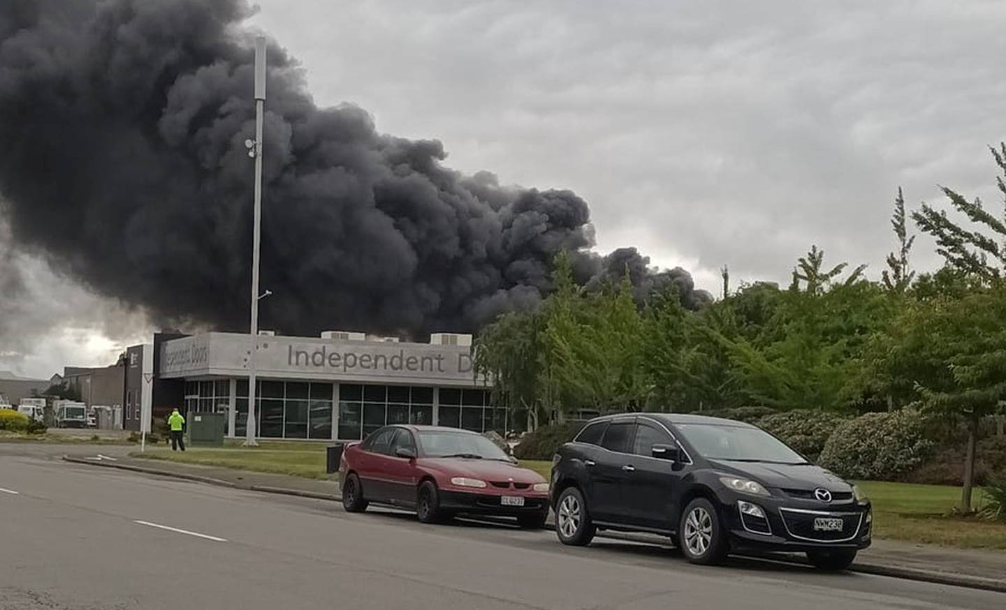 Chch building on fire - ‘explosions’ heard, smoke billowing towards city