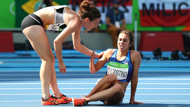 Nikki Hamblin in moment epitomising Olympic spirit