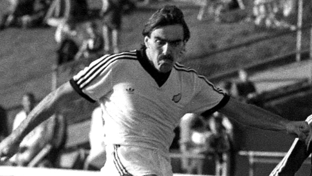 Football legend Steve Sumner passes away after cancer battle