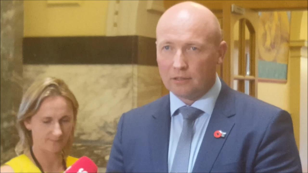 Govt offers to return NZ soldiers buried overseas