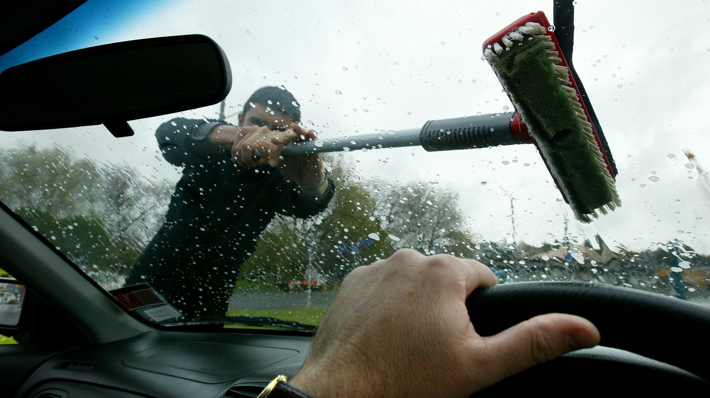 Warnings after window washer hit by car dies