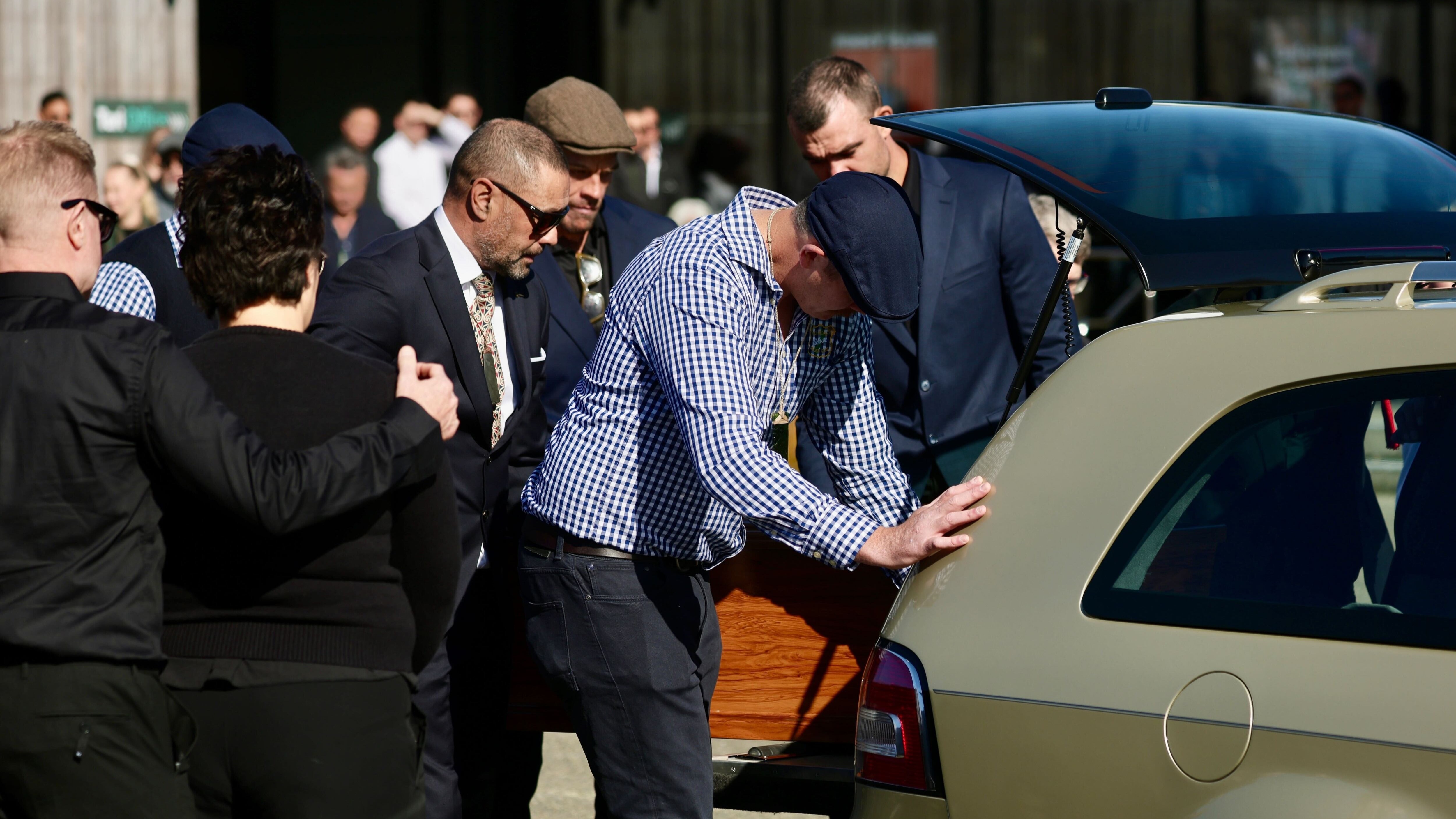 Shane Christie funeral: Hundreds of mourners farewell ex-Māori All ...