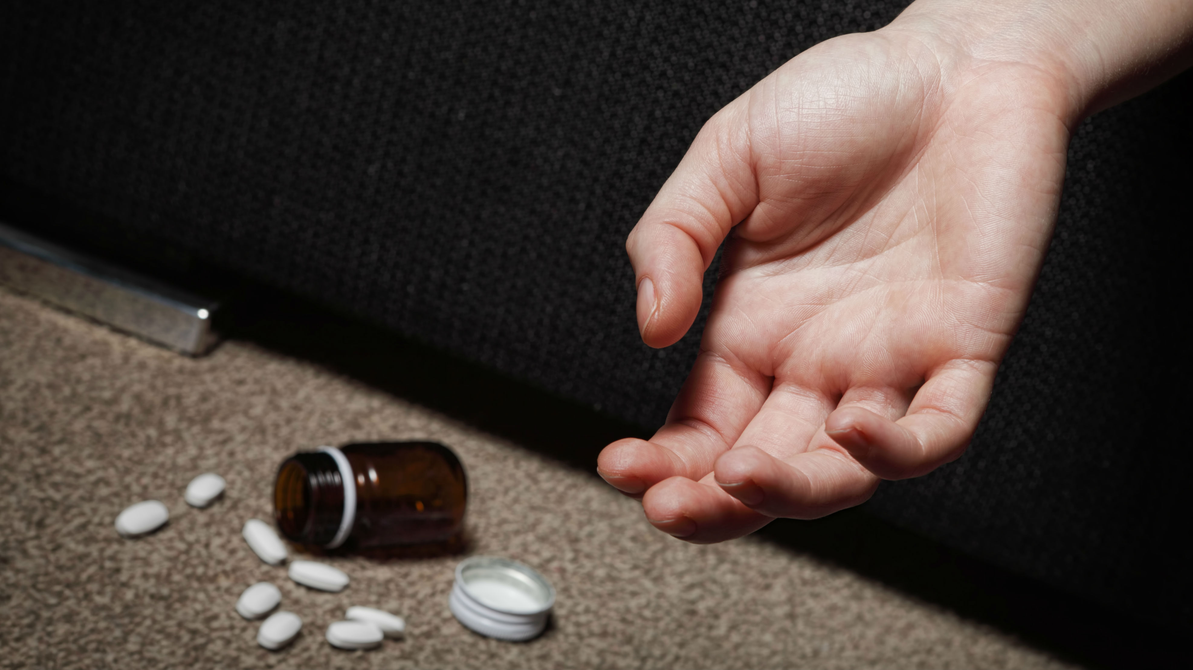 Calls for early warning system over potentially harmful drugs