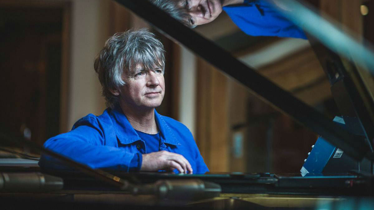 No rumour: Neil Finn has joined Fleetwood Mac