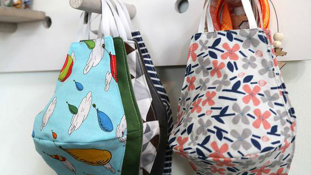 Mandatory masks? Health Minister Chris Hipkins not ruling it out