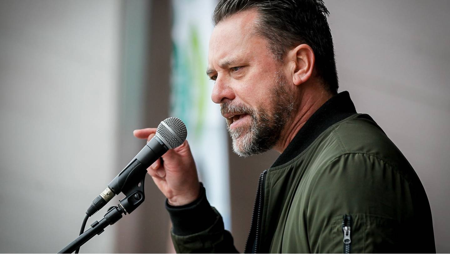 Principals' Federation defends telling members not to enrol violent ...