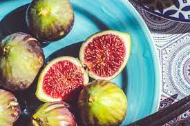 Nici Wickes: Honeyed figs with ginger sponge