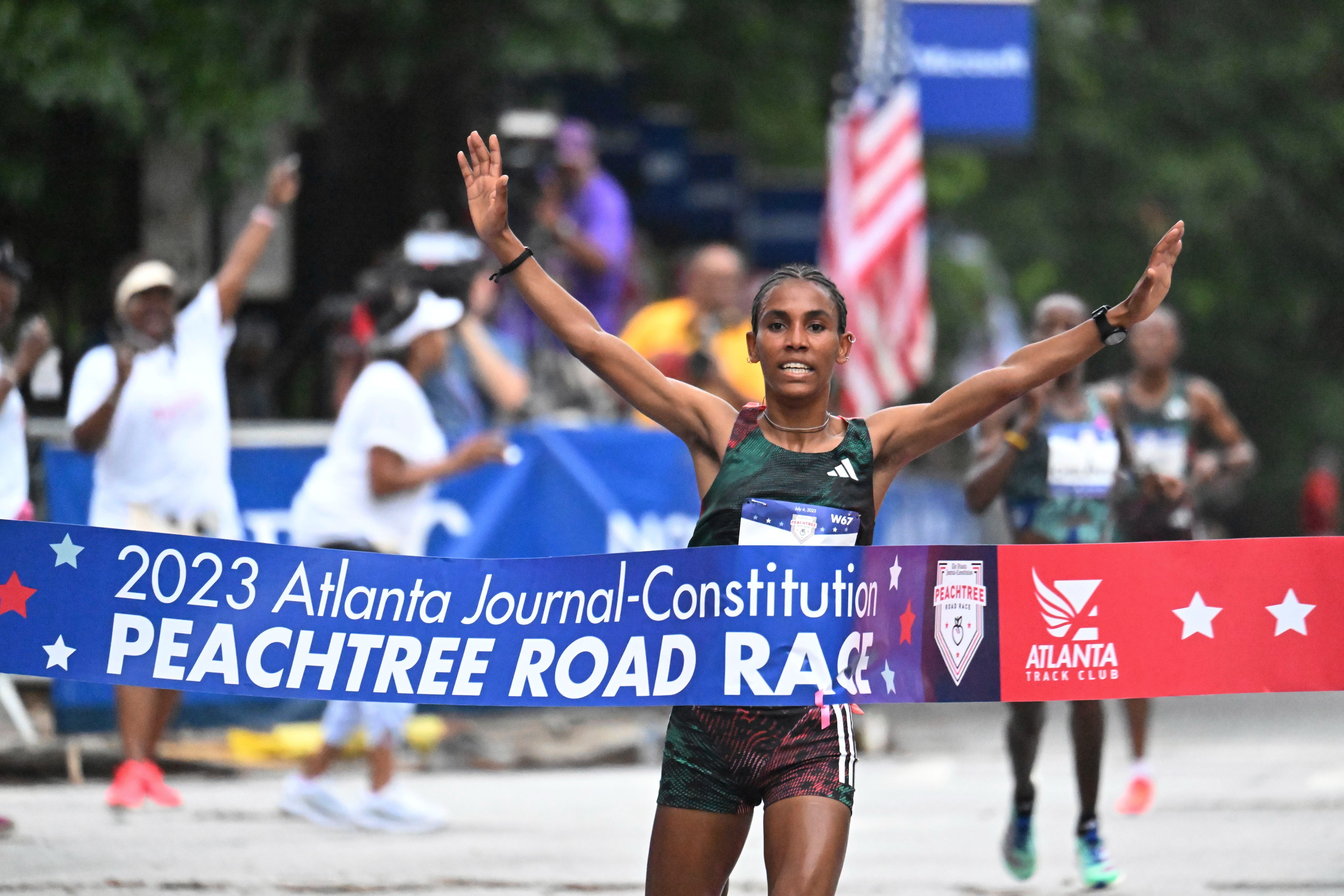 Watch: Runner loses race, prize money after shocking mistake before ...