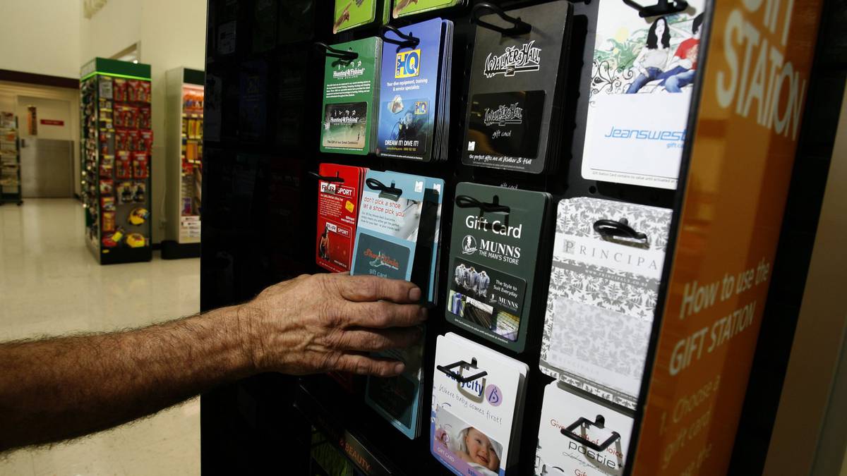 Retailers less than keen on the idea of extending gift card expiry dates