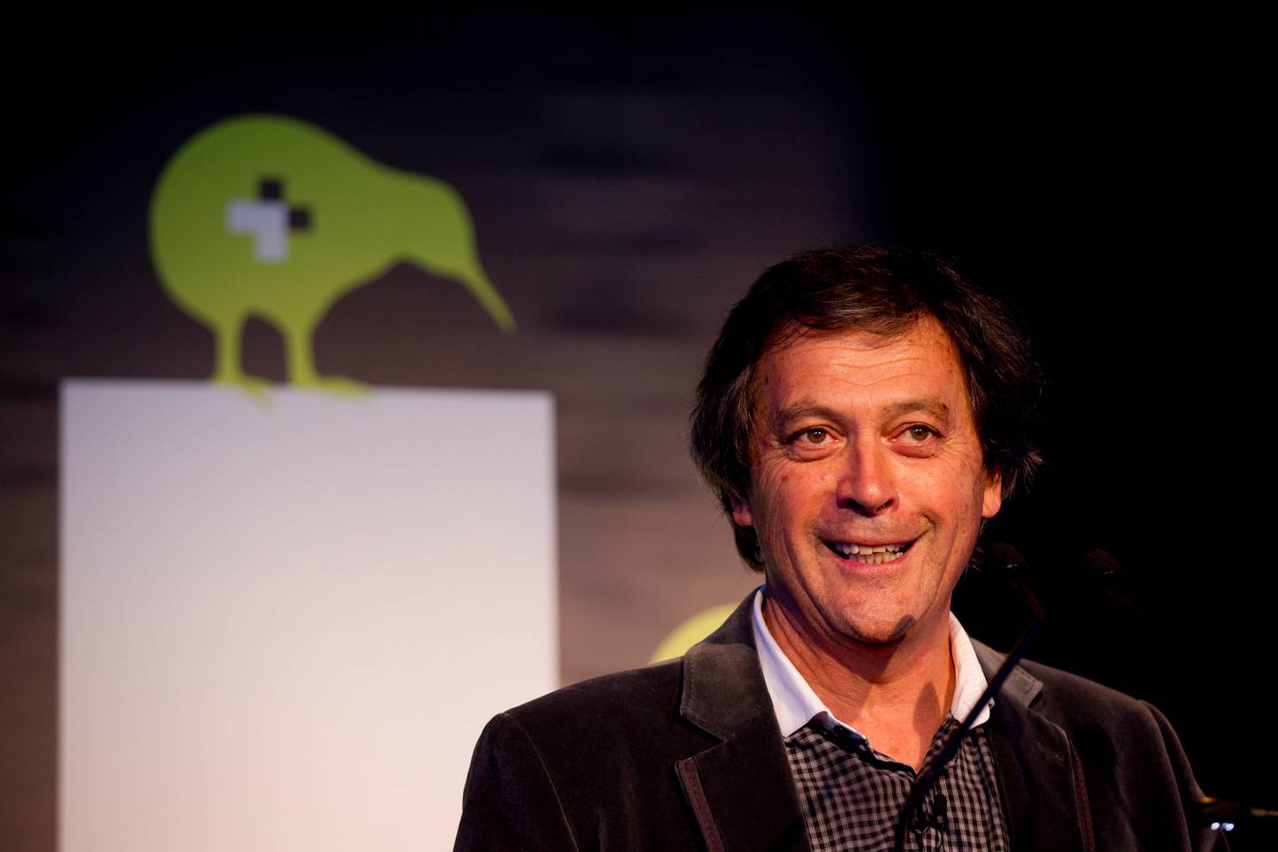 Sir Ian Taylor: Best to ignore Hurricanes' Troy Bowker