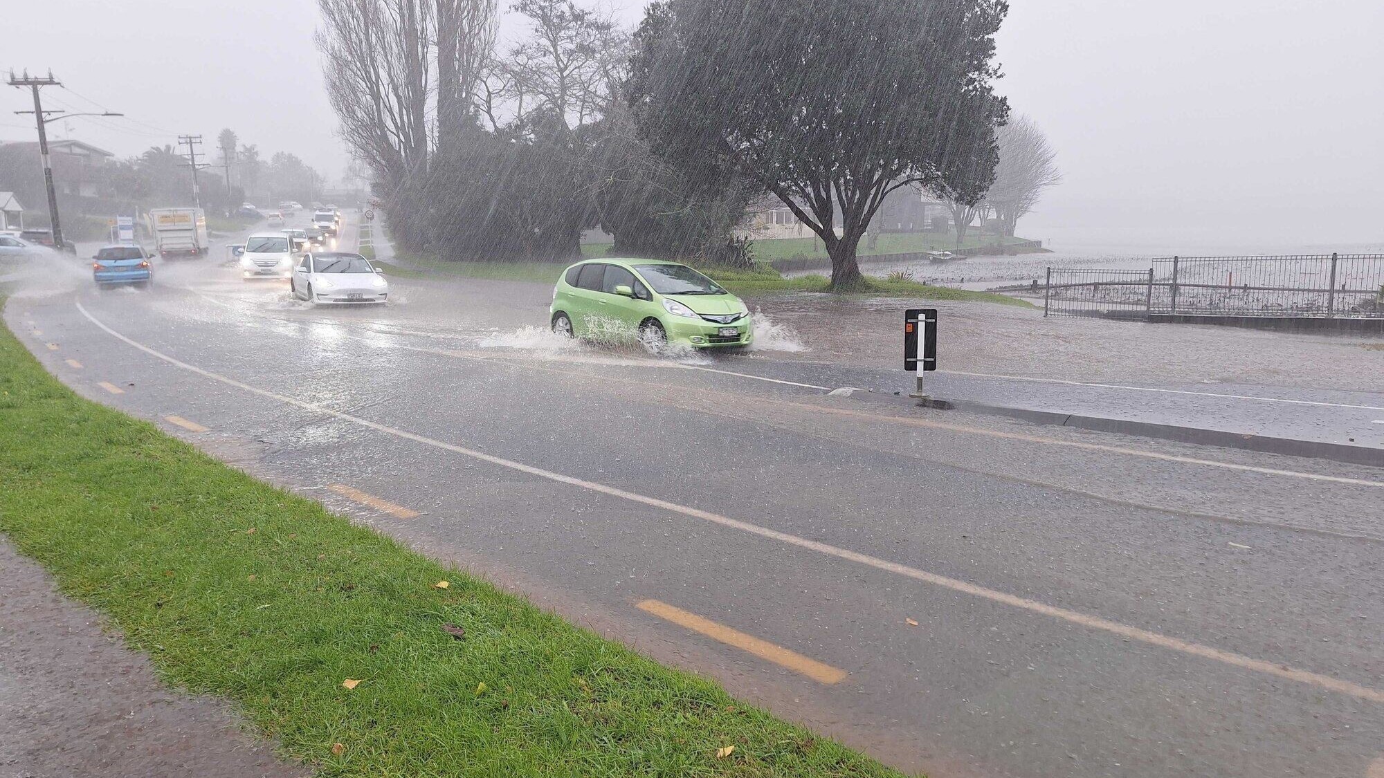 Flooding hits roads in Bay of Plenty and Rotorua