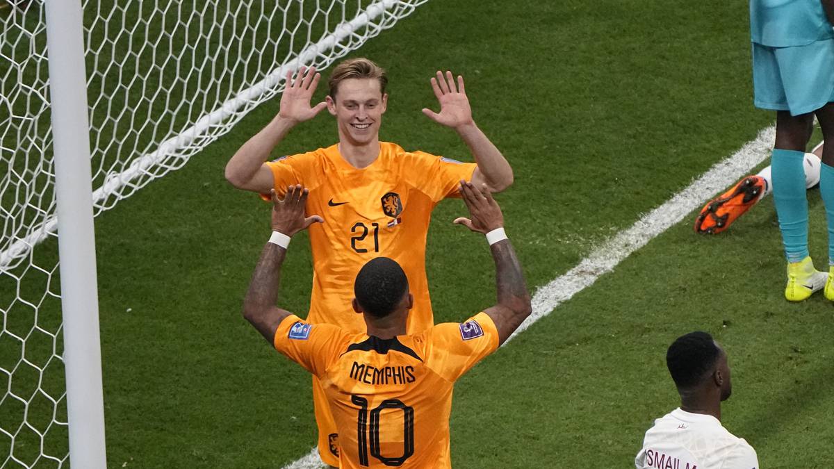 Netherlands top group, hosts finish with unwanted record