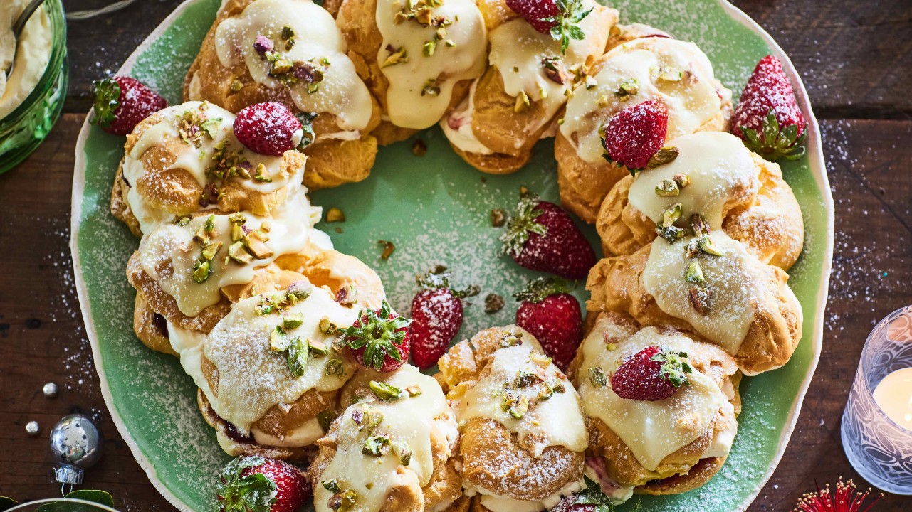 Nici Wickes: Christmas Choux Wreath