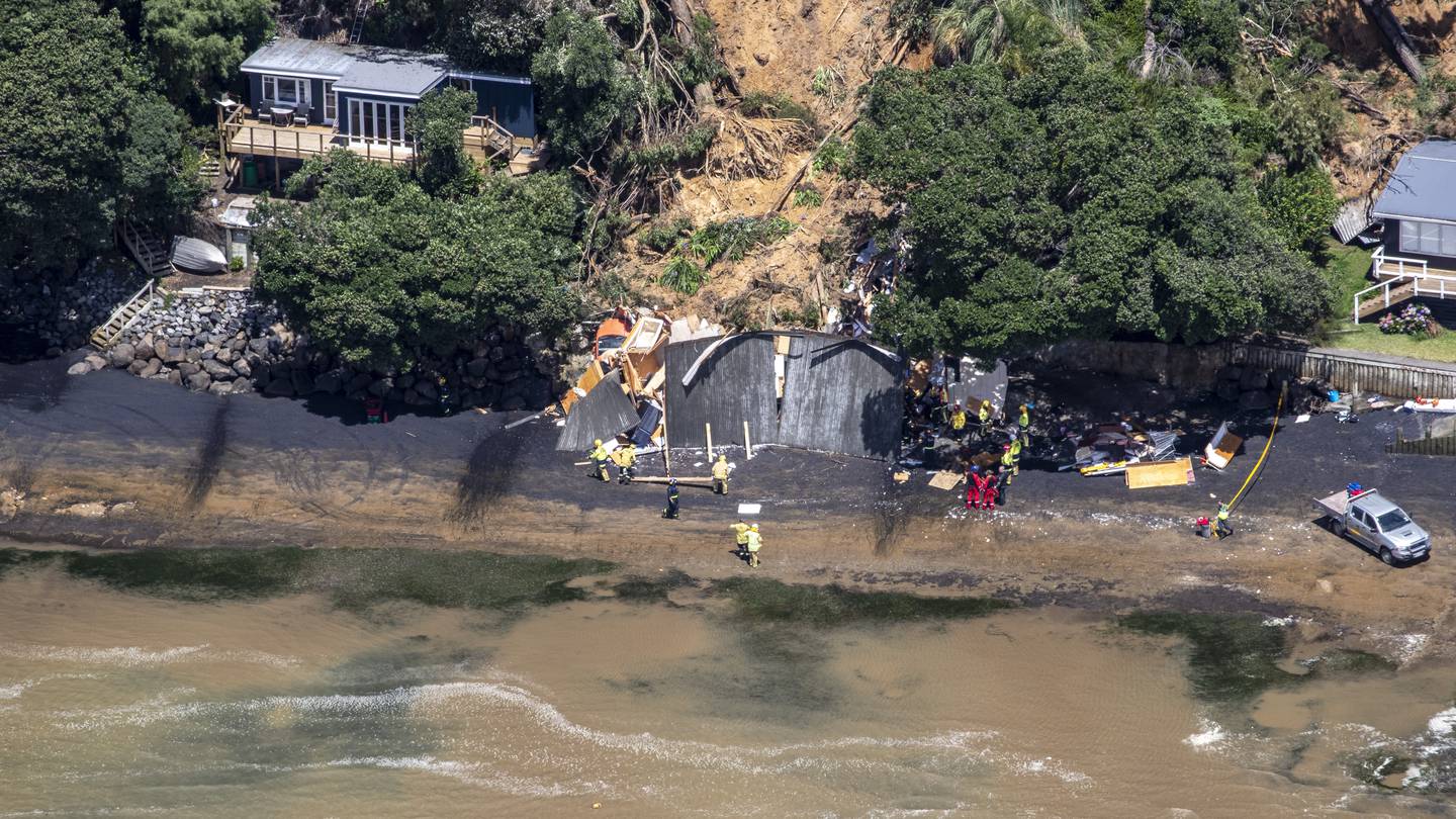 Aerial photos reveal utter destruction to building after landslide ...