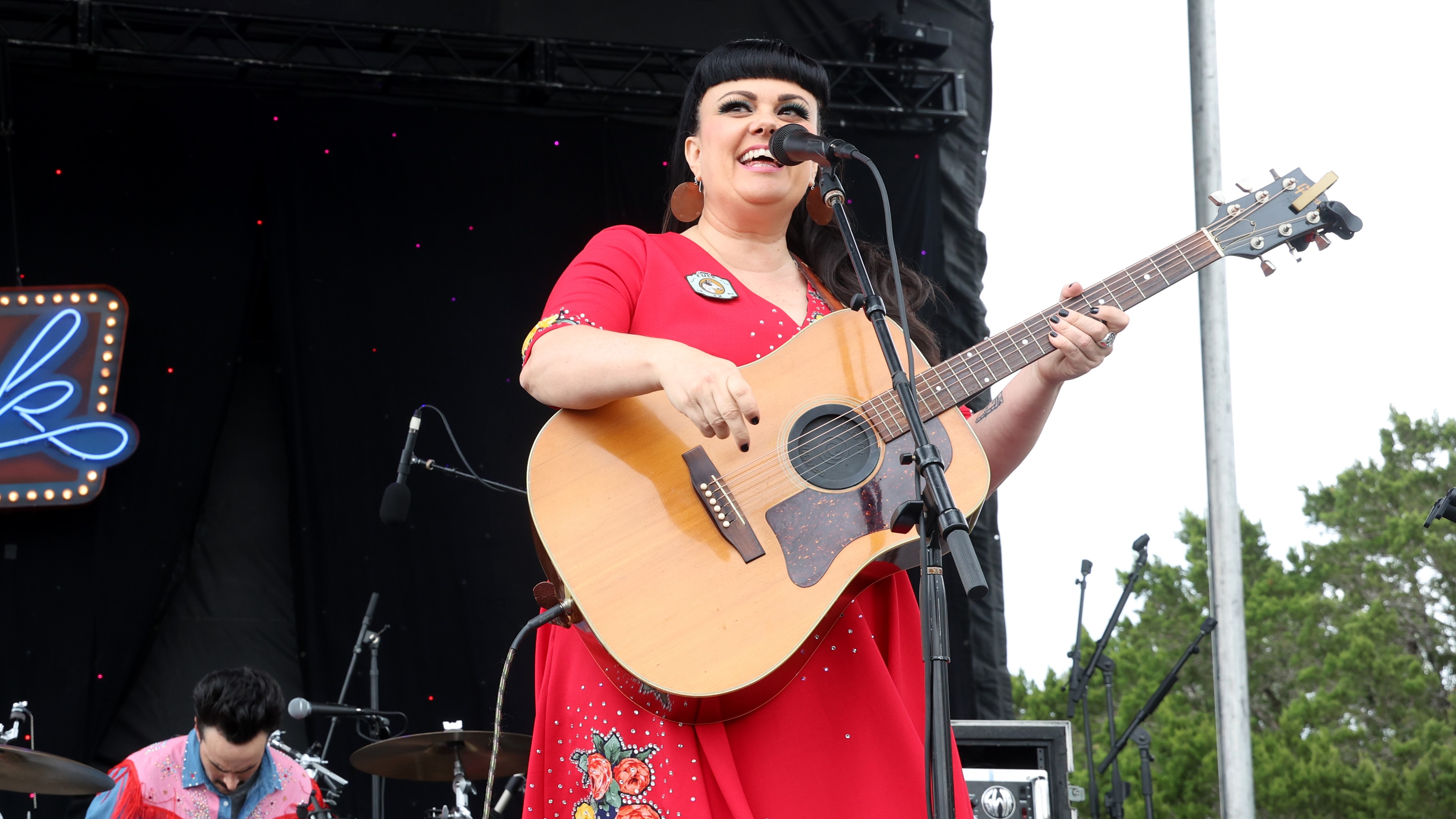 Tami Neilson on the "dream-like" experience of recording 'Neilson Sings ...