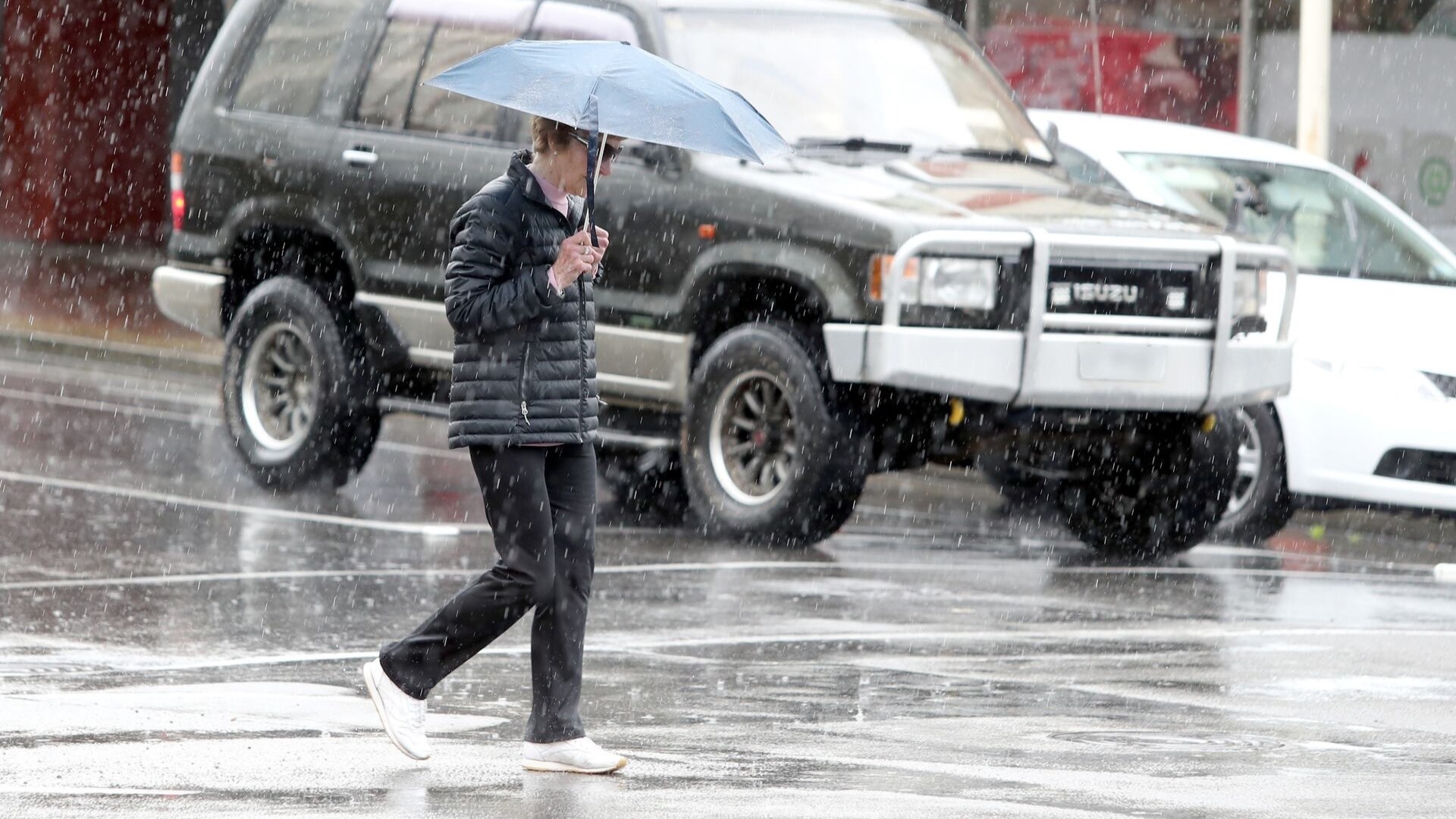 Auckland weather warning: Heavy rain forecast, risk of hail, small ...
