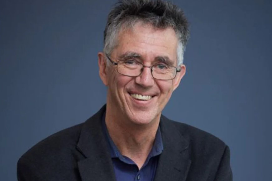 Psychologist and parenting educator Steve Biddulph talks with John ...