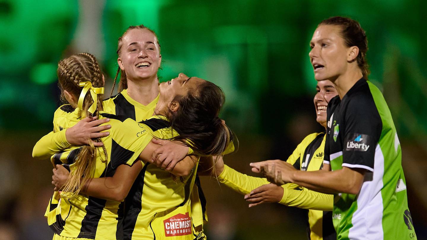 Jason Pine and Adam Cooper preview the Phoenix women's first ever home game