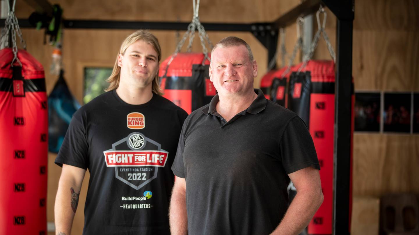 Six And a Song with Dean Lonergan (1)