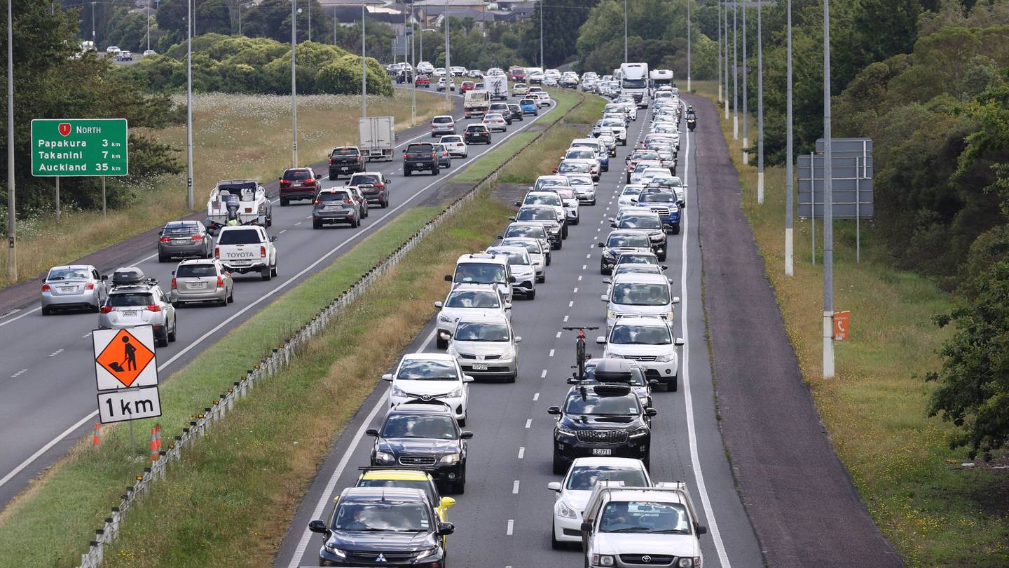 Holiday traffic: Queues forming in and out of Auckland