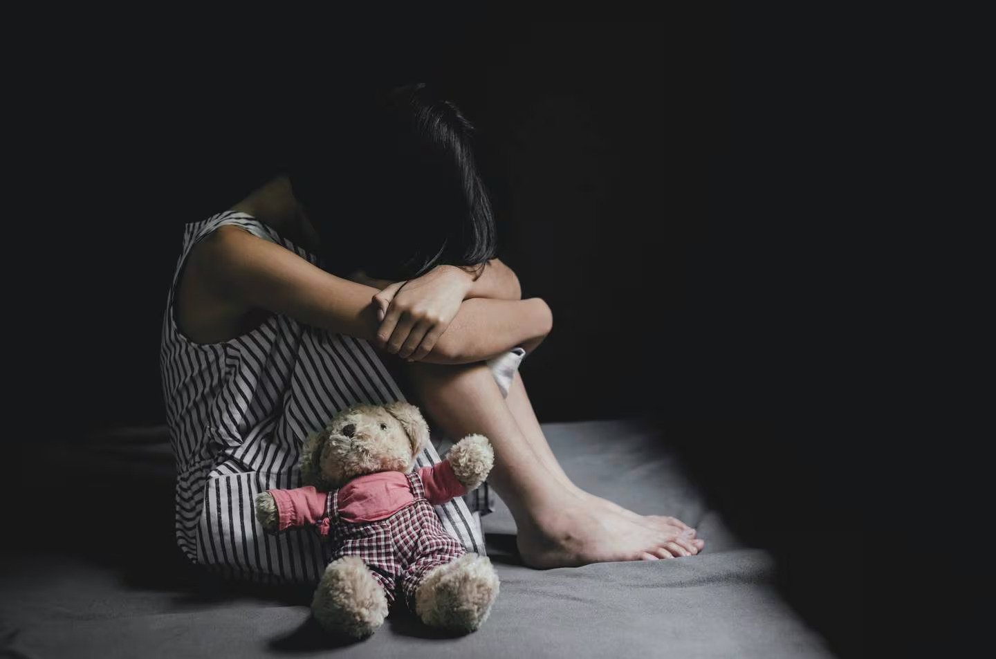 Father brought to tears during young daughter's account of alleged ...