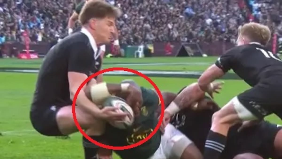 All Blacks v South Africa: TMO misses knock-on in opening South Africa try