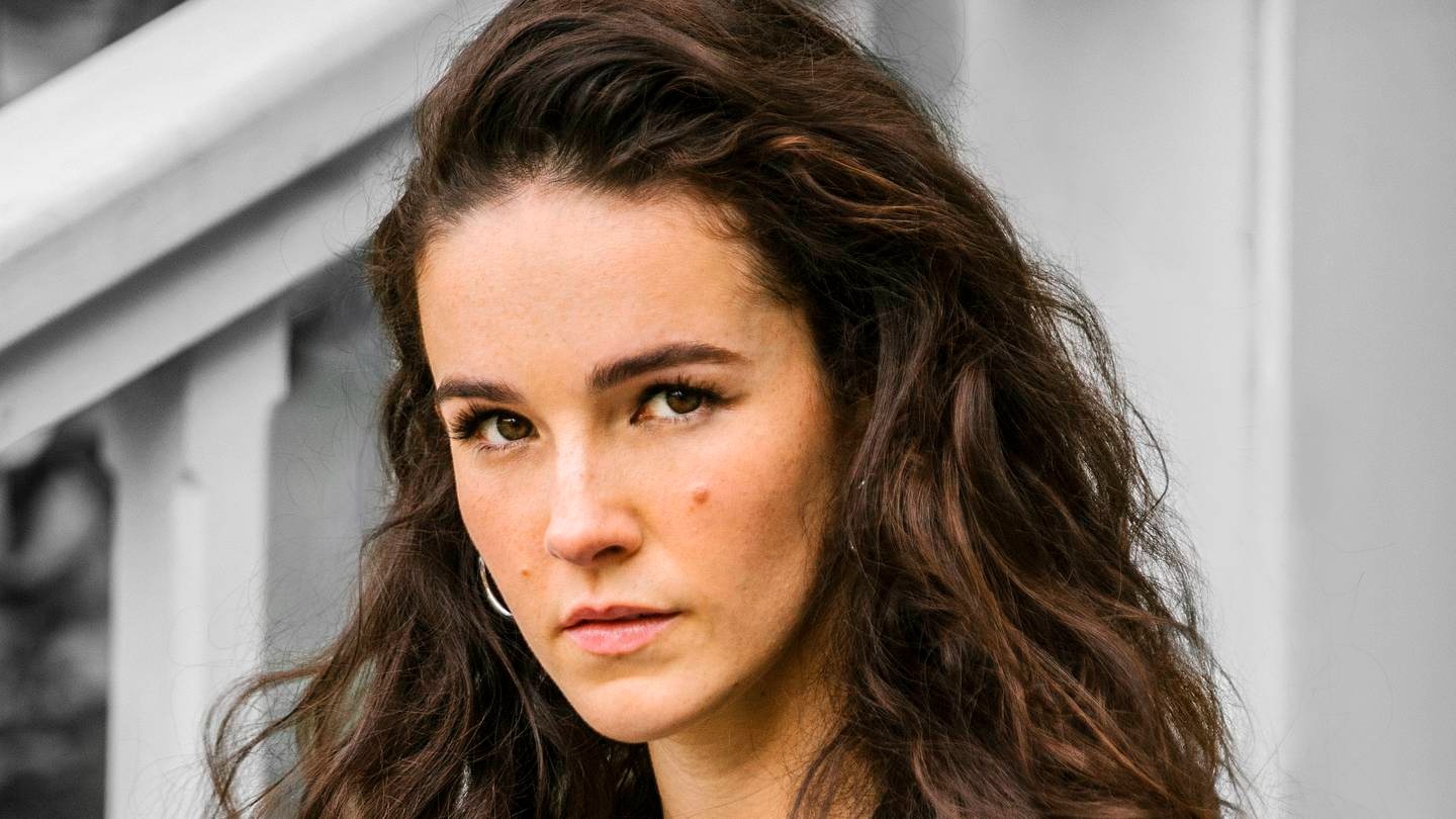 Anna Robinson: Kiwi singer 'Robinson' on change of management, move to ...