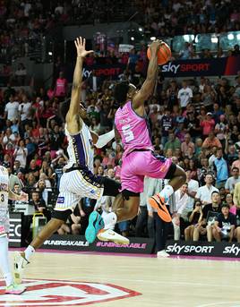 Could the NZ Breakers sign USA star Liangelo Ball?