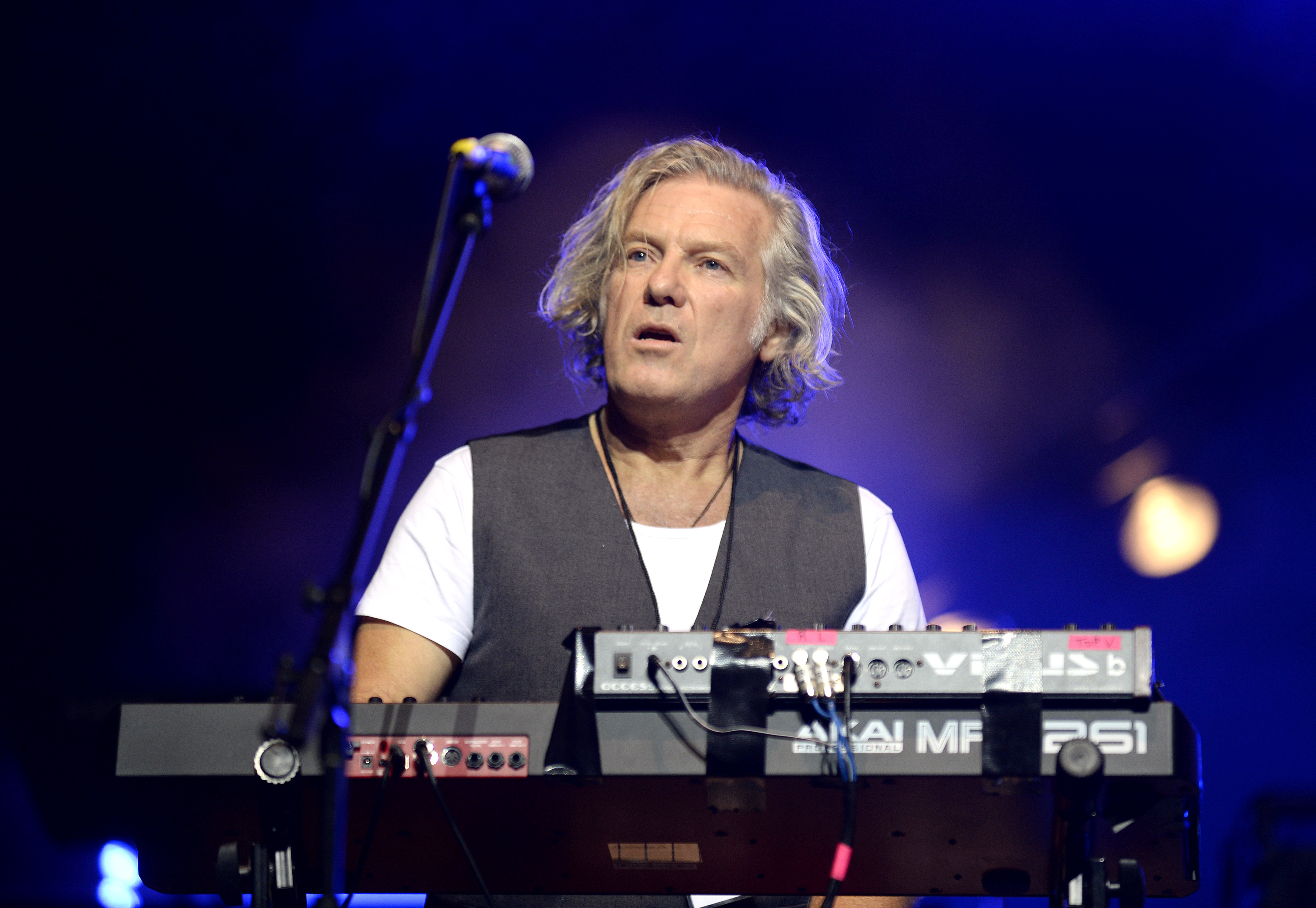 Mi-Sex frontman Murray Burns chats to Nick Mills